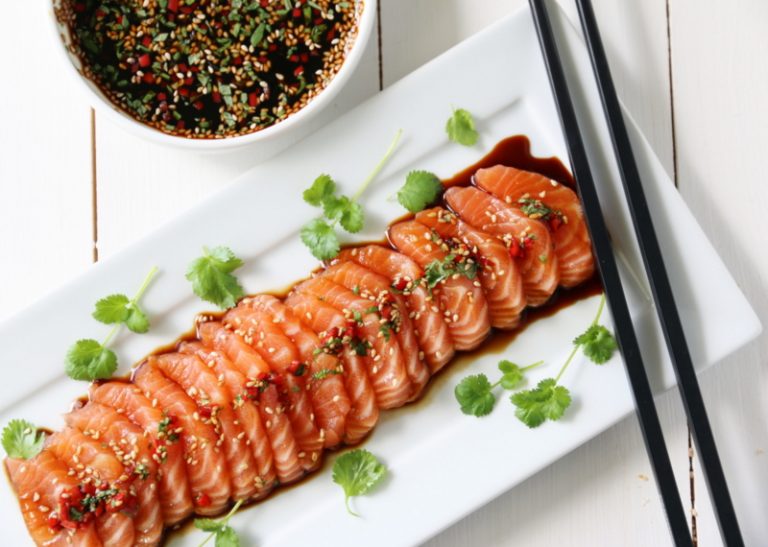 APRILMENY: SASHIMI, CRISPY DUCK & CHILIMARINERT ANANAS | TRINES MATBLOGG