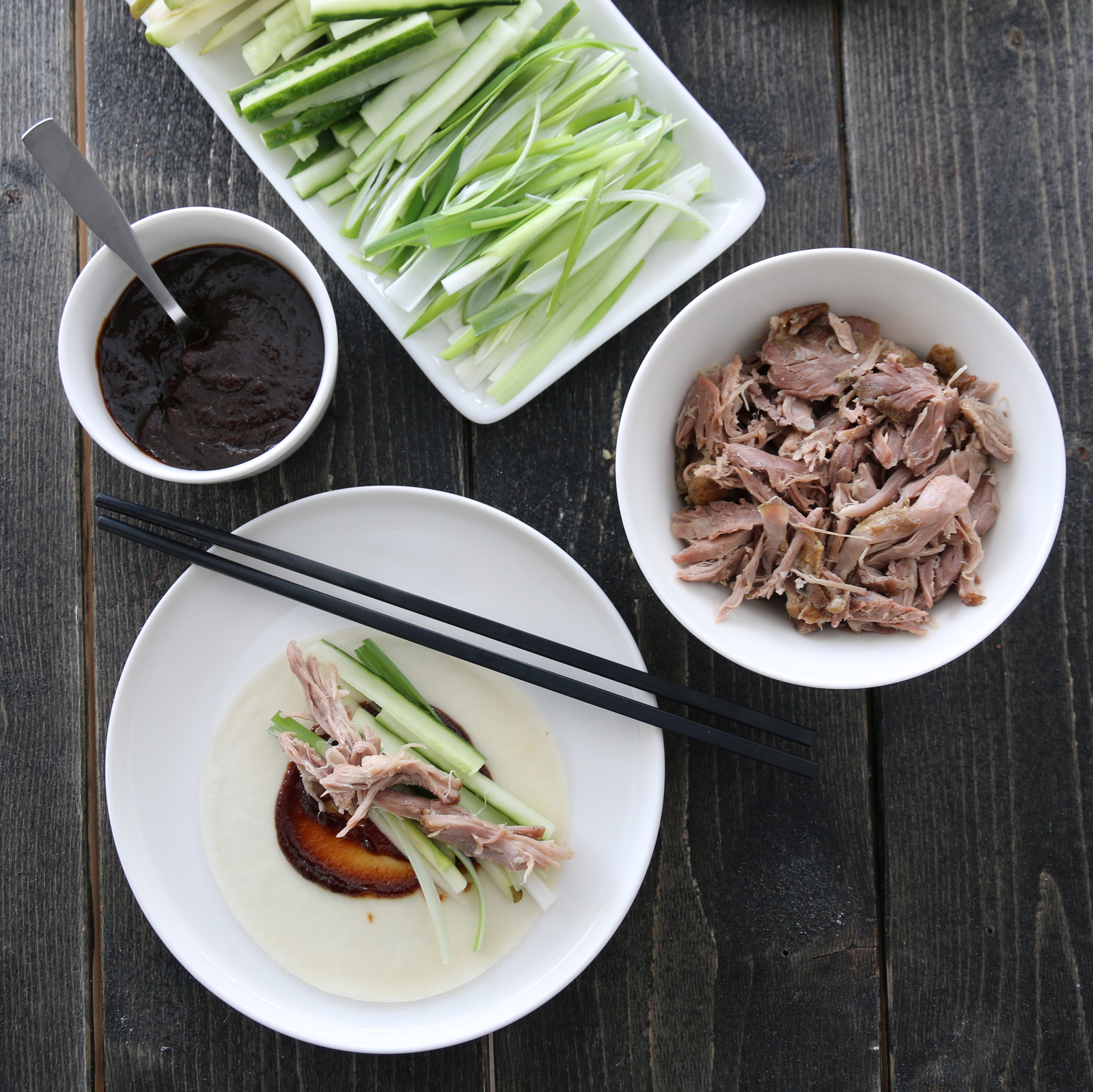 CRISPY DUCK MED PANNEKAKER OG HOISINSAUS | TRINES MATBLOGG